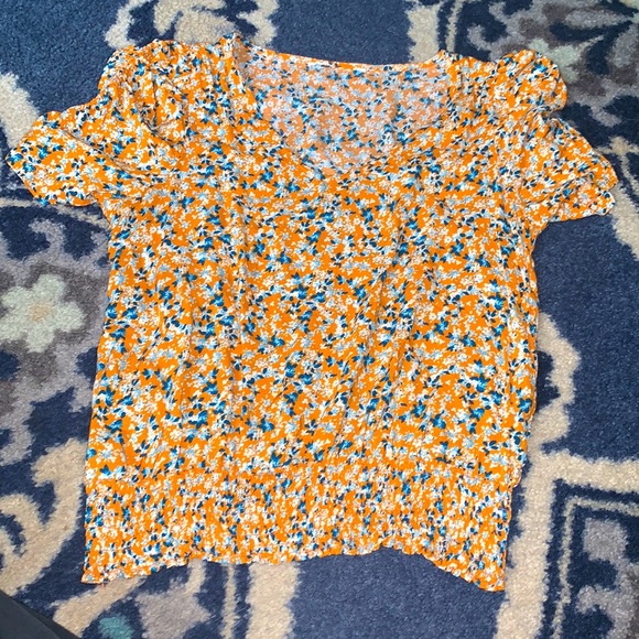 Tops | Euc Puff Sleeve Smocked Bottom Top | Poshmark